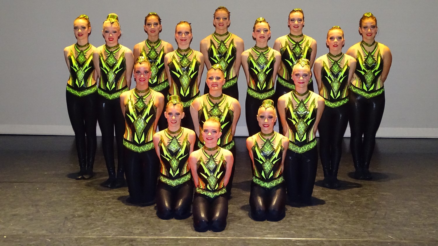 Twister - Dance Team Nistelrode